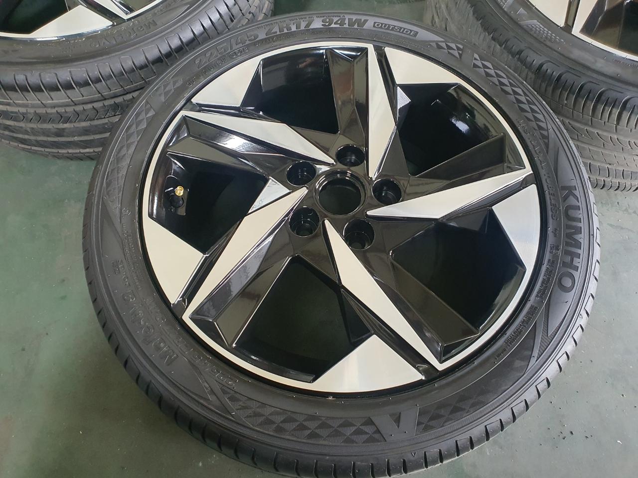 아반떼 cn7 17인치 휠타이어 판매합니다. | 세컨웨어