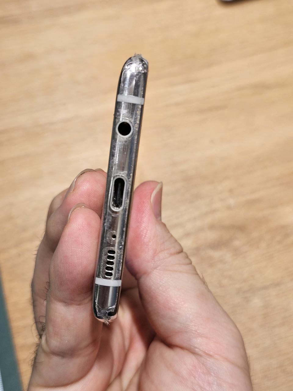 갤럭시퀀텀1(a716) 팝니다 | 세컨웨어