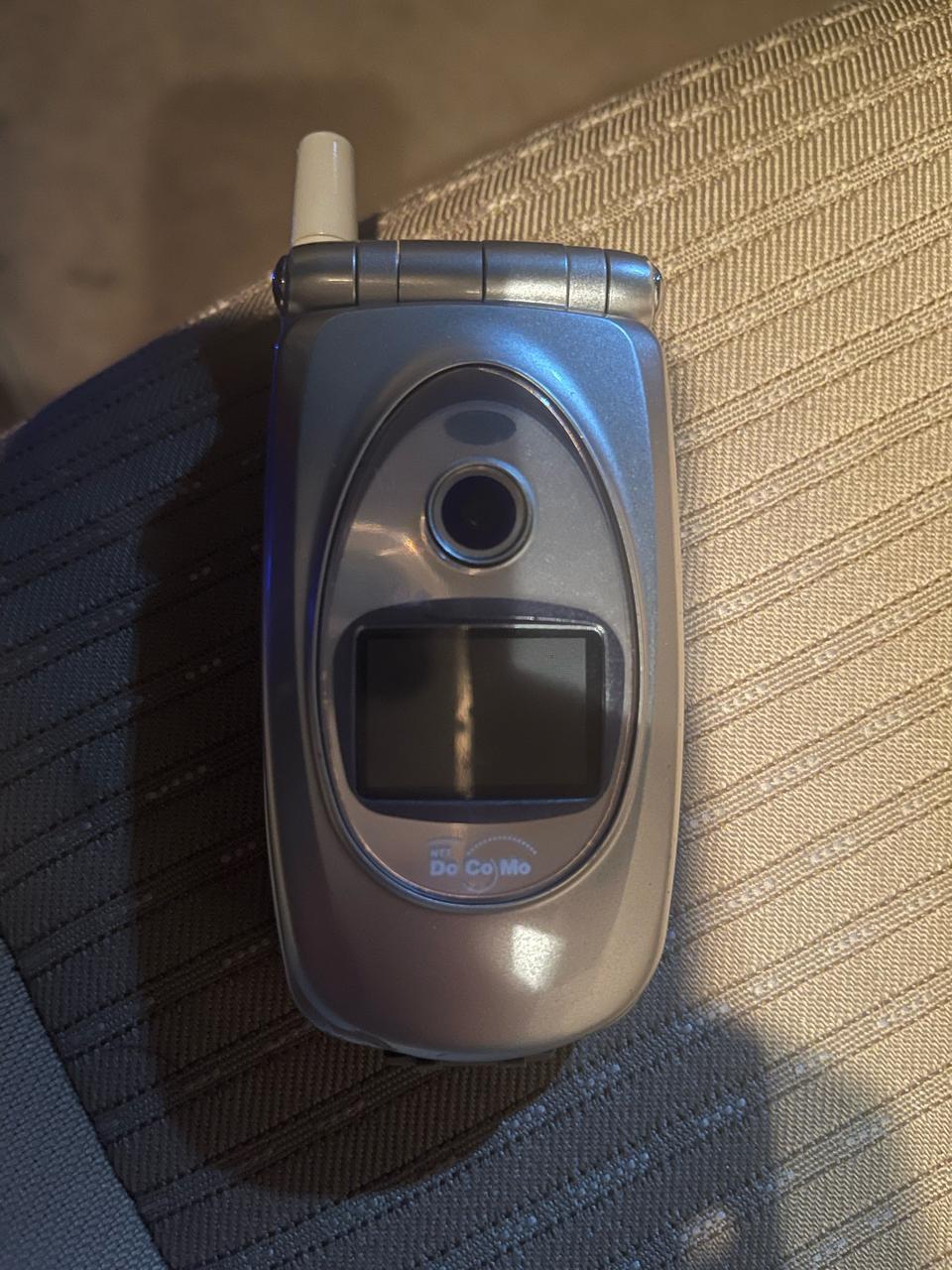 NTT DoCoMo P251iS 일본 피처폰 폴더폰 | 세컨웨어