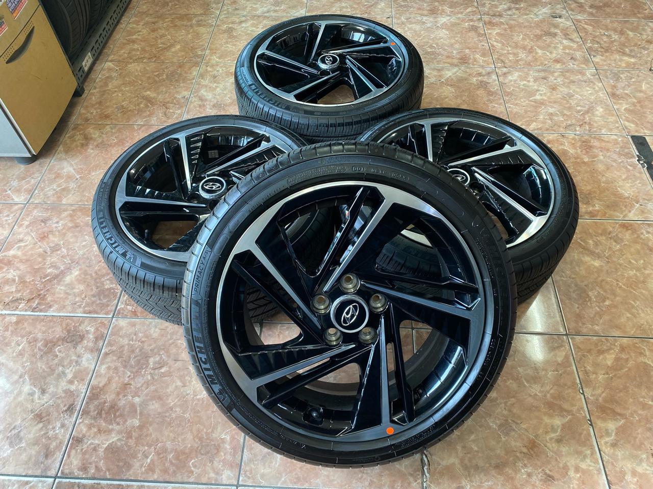 아반떼CN7 18인치 순정휠타이어 팝니다 | 세컨웨어(헬로마켓)
