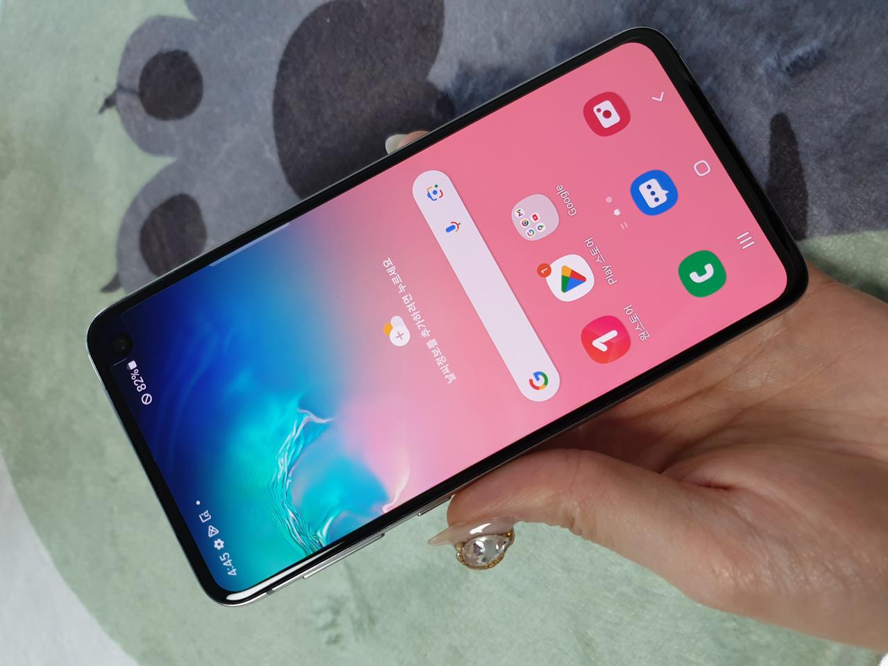 갤럭시S10e 화이트 128G A급 판매합니다-G970N | 헬로마켓