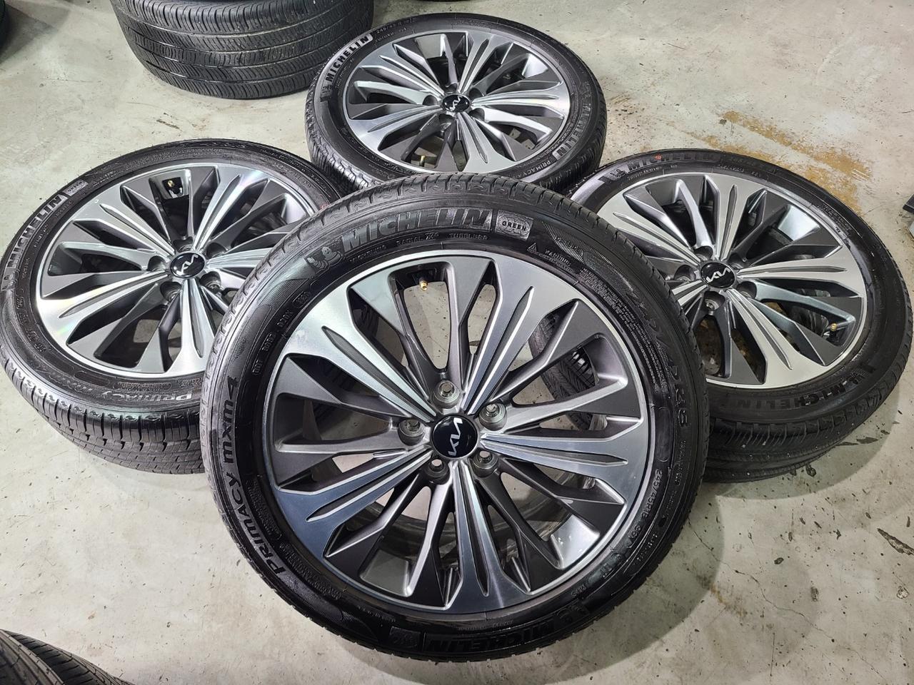 K8 18인치 순정 휠타이어 판매합니다 | 헬로마켓