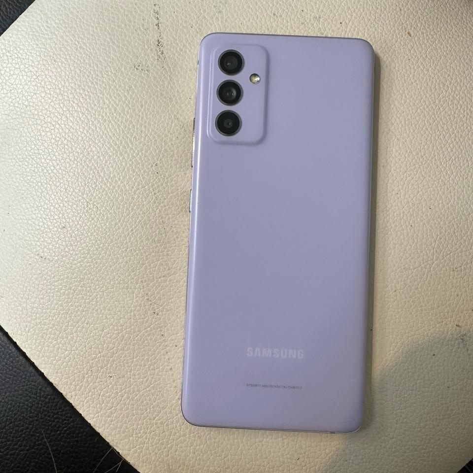 갤럭식 퀀텀2 퍼플128G판매합니다 | 세컨웨어