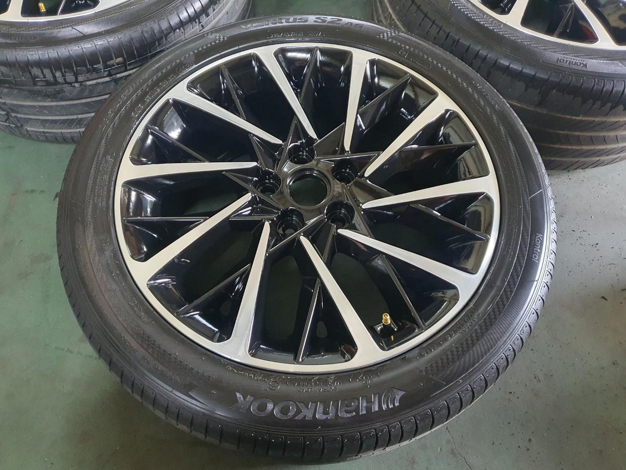 소나타 dn8 18인치 휠타이어 판매합니다. | 세컨웨어