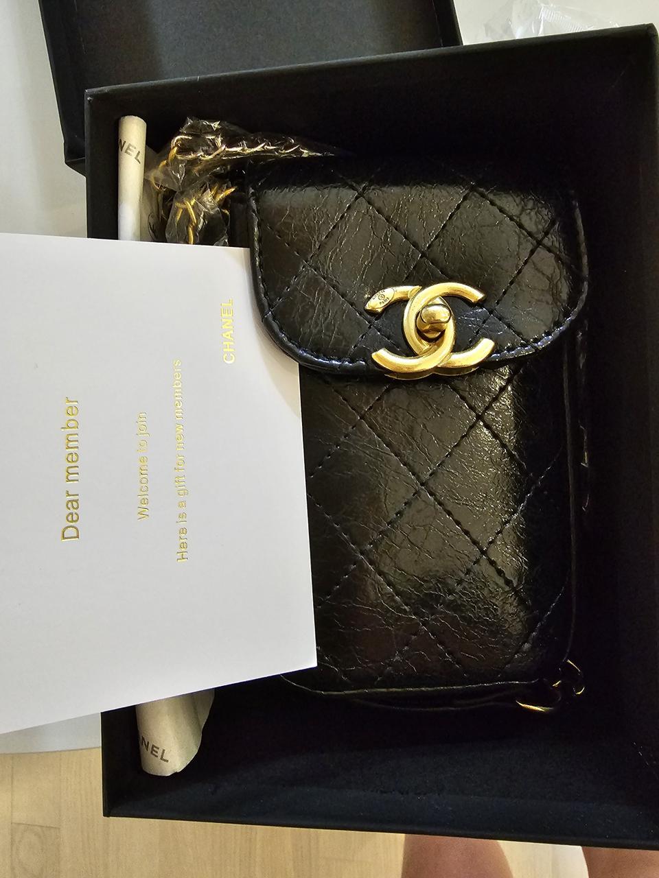 샤넬 VIP GIFT BAG 폰백 + 숄더백팔아요 | 세컨웨어(헬로마켓)