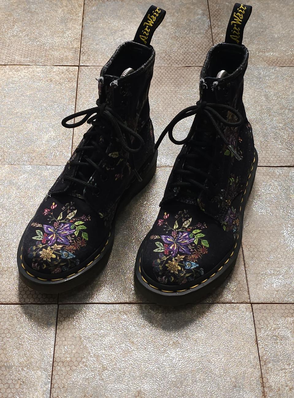 (220)닥터마틴 1460 8홀 플로럴 워커 부츠 | 헬로마켓