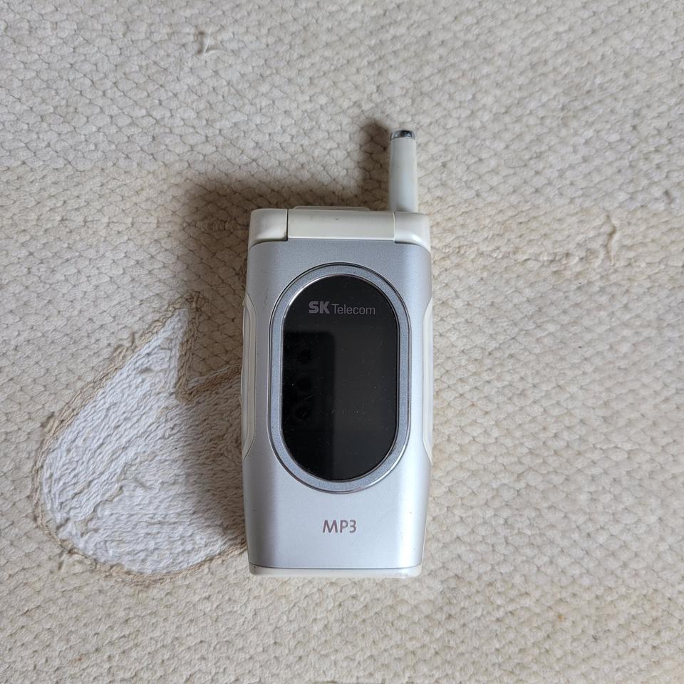 큐리텔 S2000M 화이트 소장폰 | 헬로마켓