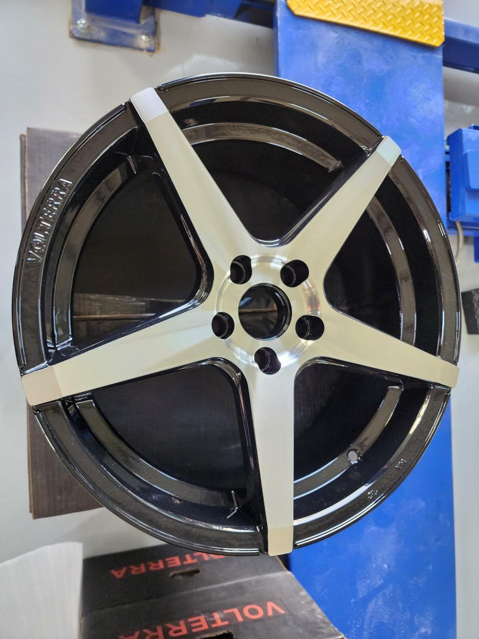 쉐보레 크루즈 가솔린용 PCD 105 17인치 휠 | 세컨웨어(헬로마켓)