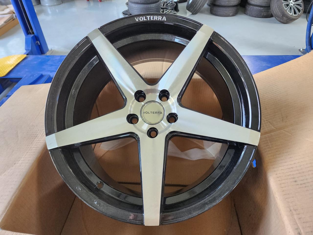 쉐보레 크루즈 가솔린용 PCD 105 18인치 휠 | 세컨웨어(헬로마켓)