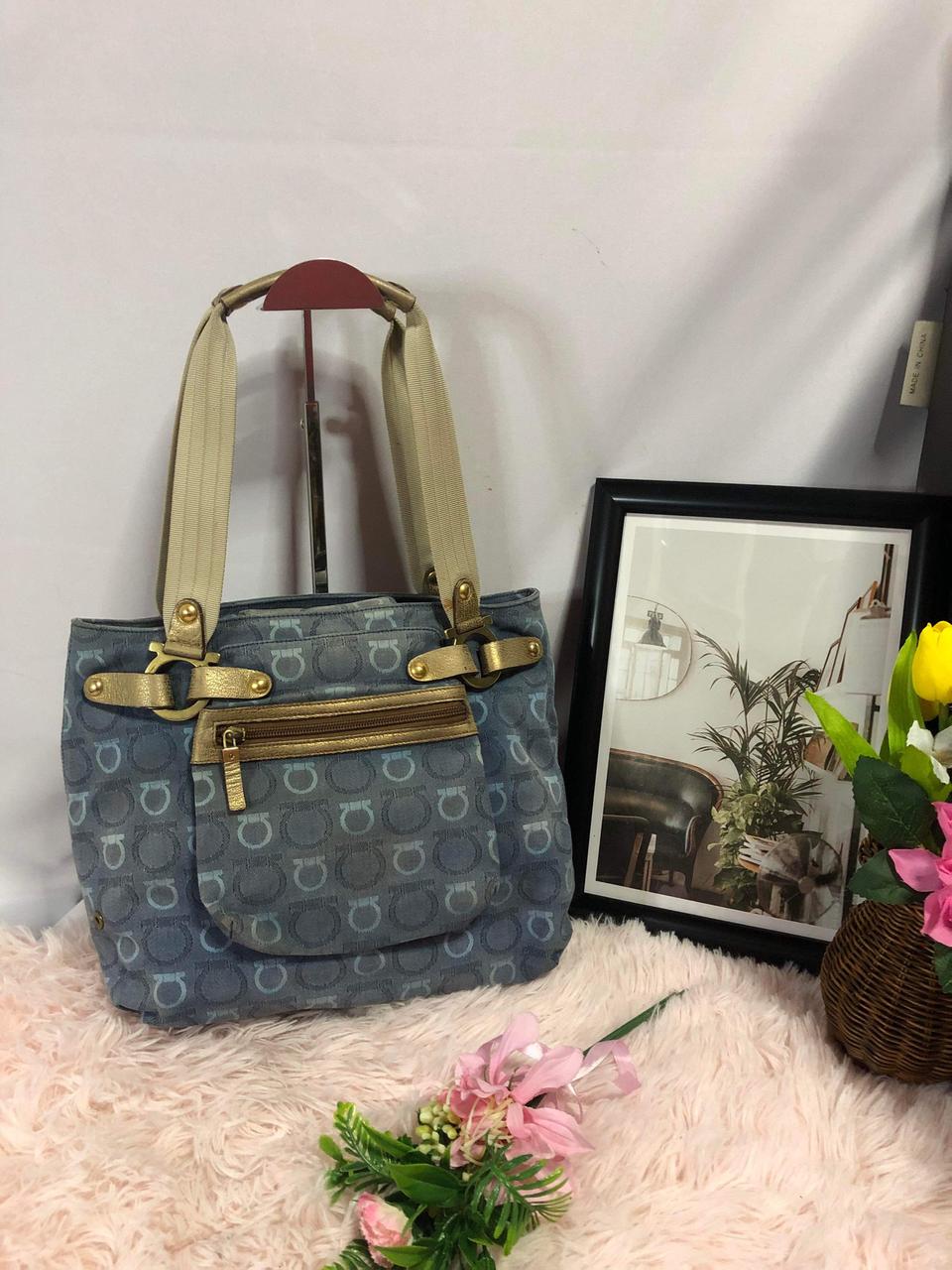 정품)Ferragamo페라가모 금장 간치니 캔버스 숄... | 헬로마켓