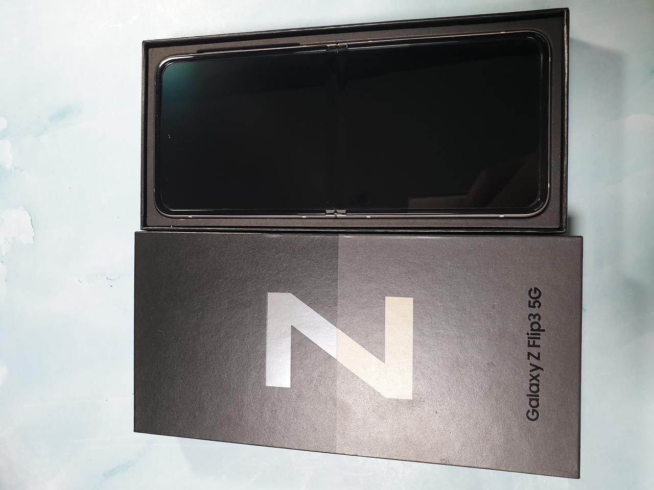 LG 갤럭시 Z플립3 5G 크림 256G 구성품 미사... | 세컨웨어(헬로마켓)