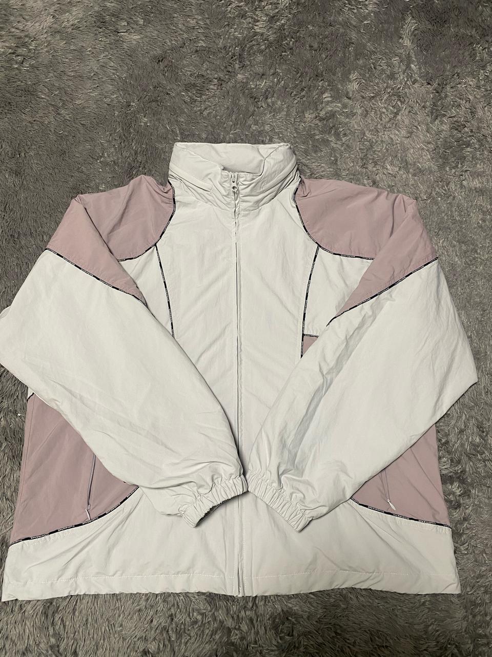 [XL]23FW 슈프림 로고 파이핑 후드 트랙 자켓 그레이 | 헬로마켓