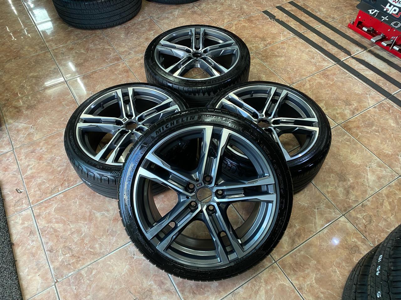 BMW 819m 18인치 정품휠타이어 팝니다(1,2시리즈) | 세컨웨어(헬로마켓)