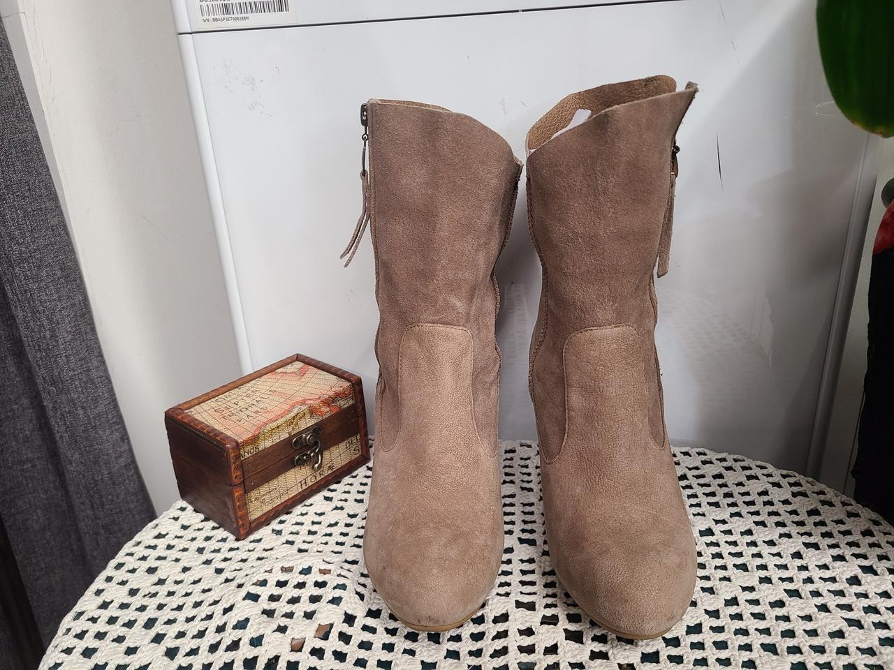 UGG(정품)240mm(여성)(부츠)~ | 세컨웨어(헬로마켓)