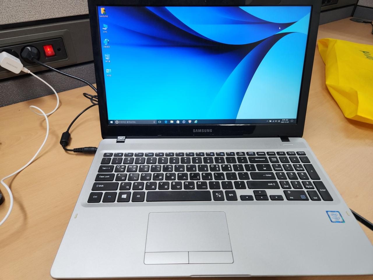 삼성노트북5 NT500R5L i3노트북팝니다 | 헬로마켓