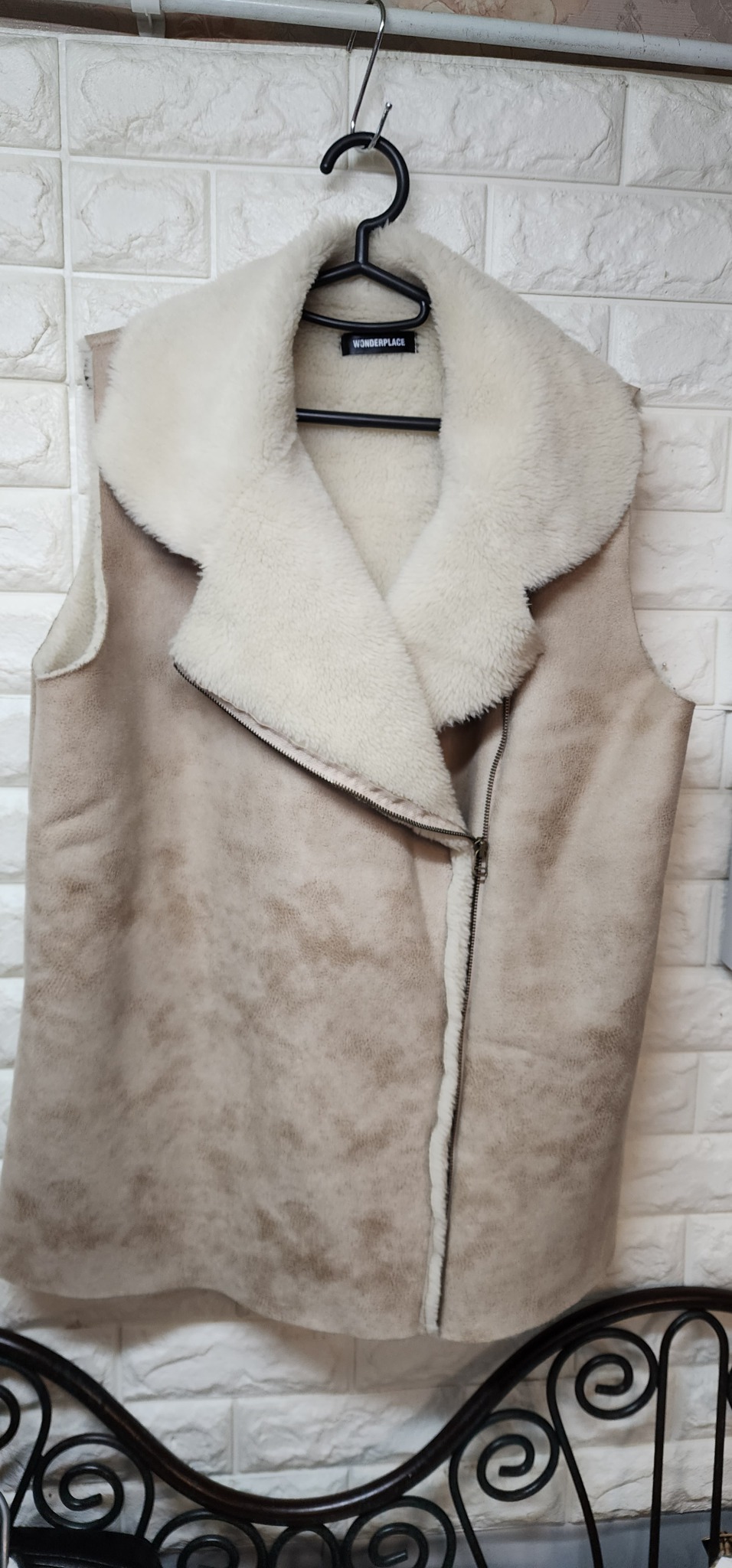 무스탕조끼 와이드앵글 조끼 퍼조끼 지센 JDX 베... | 헬로마켓