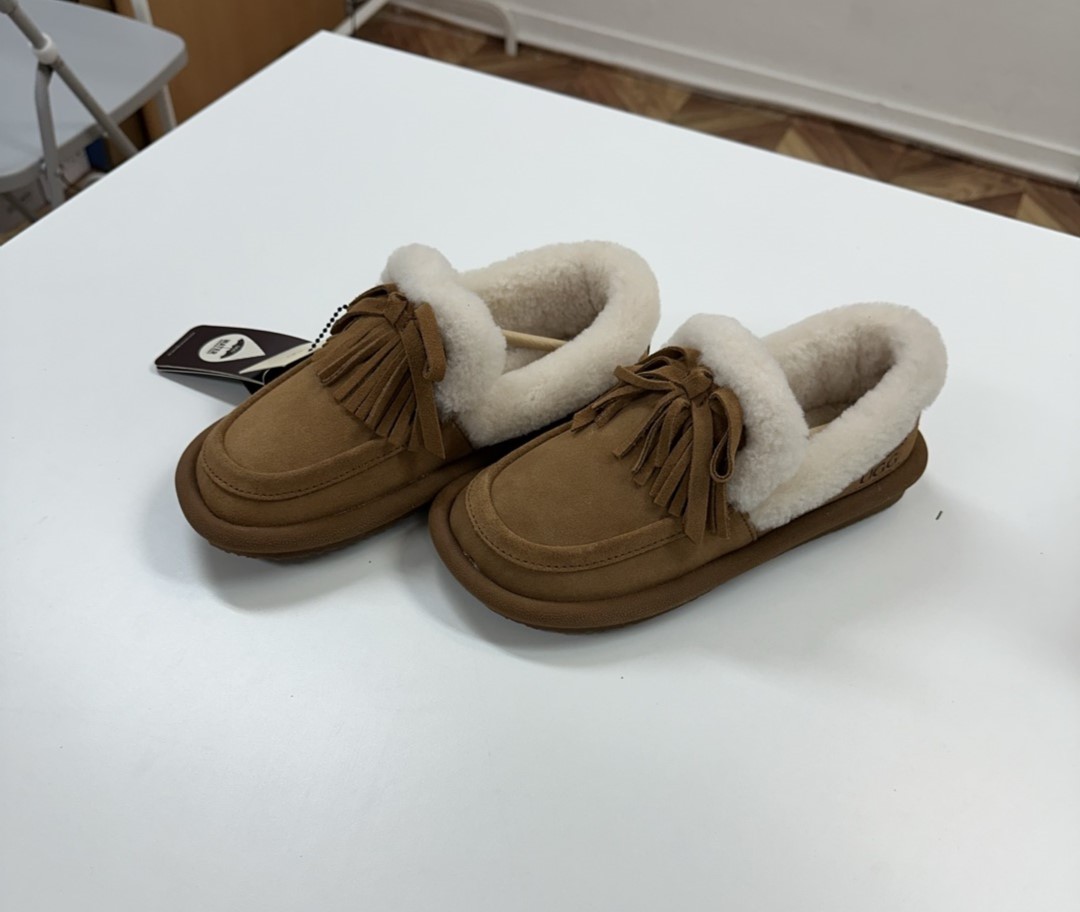 호주UGG 양털 로퍼 245-250mm팜 새것 | 헬로마켓