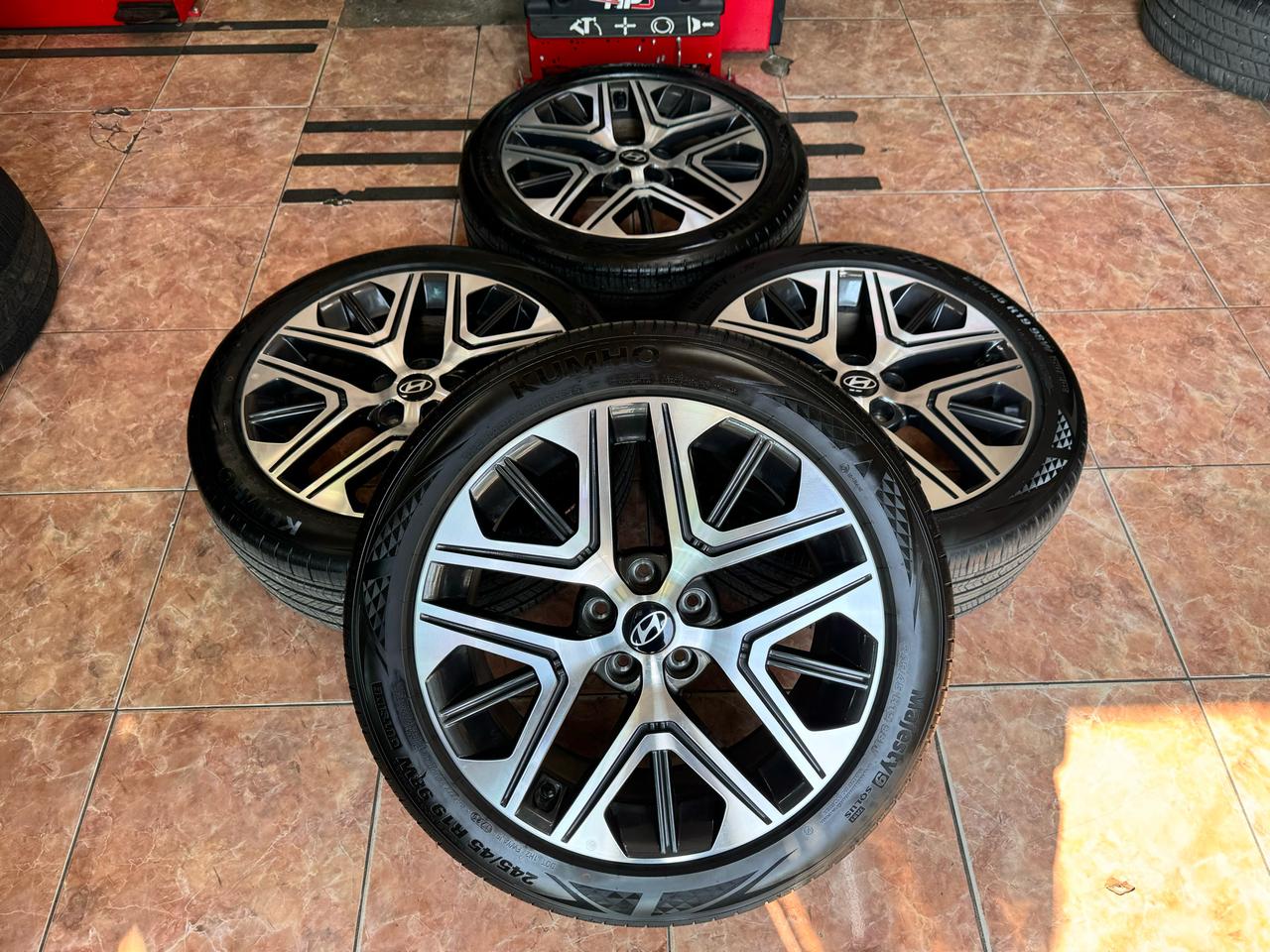 그랜저GN7 19인치 순정휠타이어 팝니다 | 헬로마켓