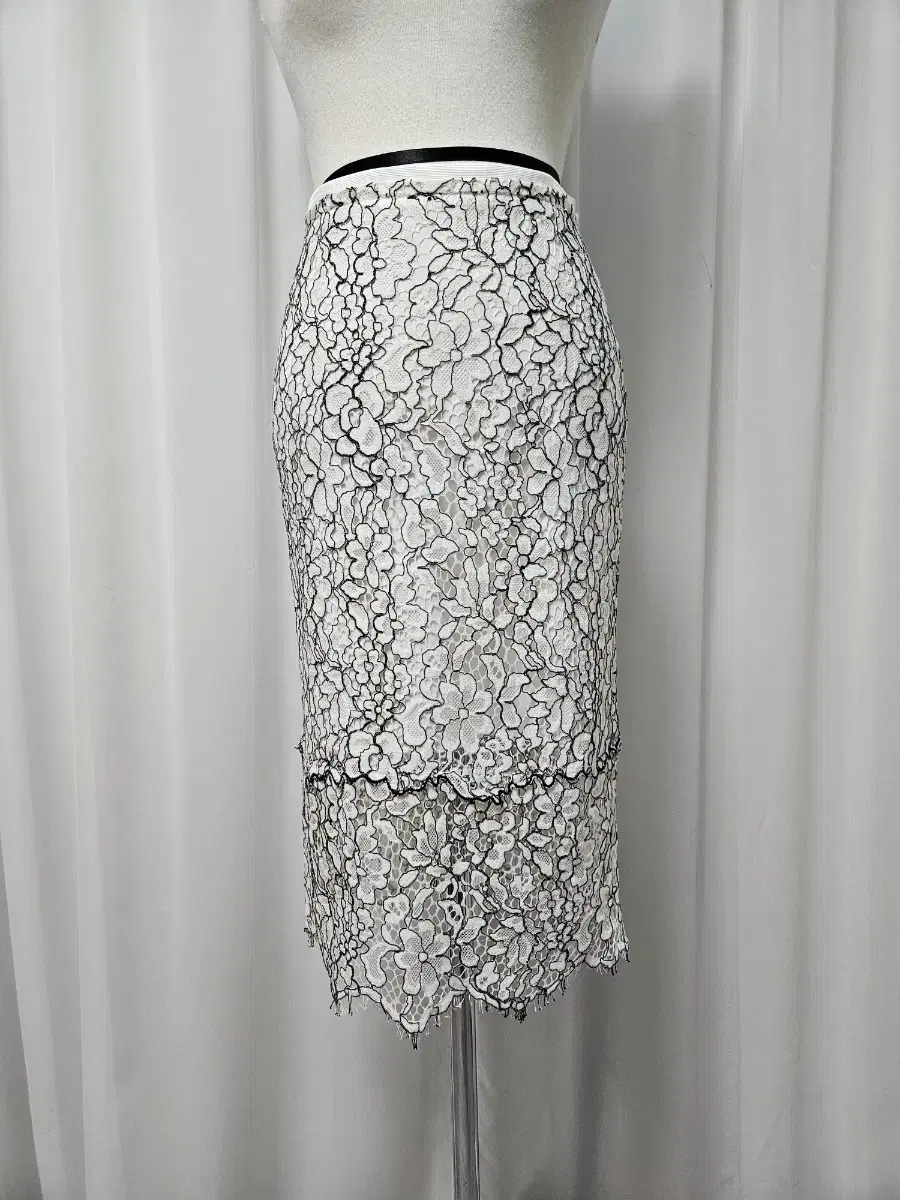 55 잇미샤 it MICHAA 플라워 레이스 H라인 스커트 | 세컨웨어(헬로마켓)