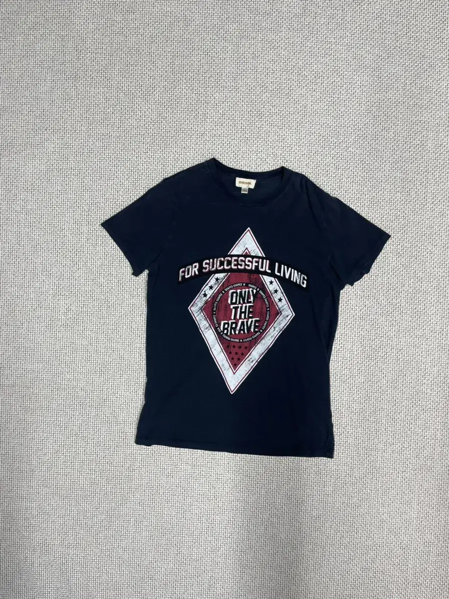 디젤 프린팅 반팔 티셔츠 M | 헬로마켓