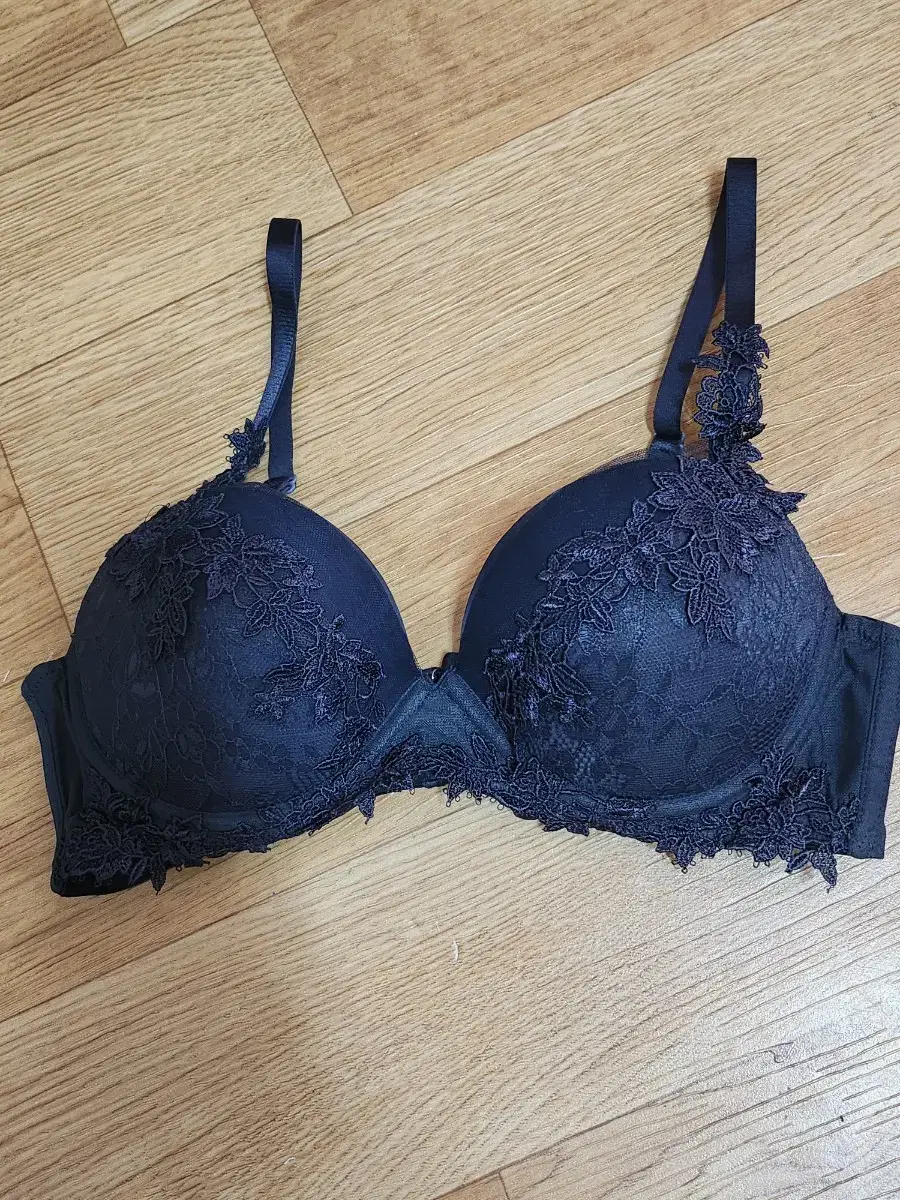 새상품))베라왕 브라 75b | 세컨웨어(헬로마켓)