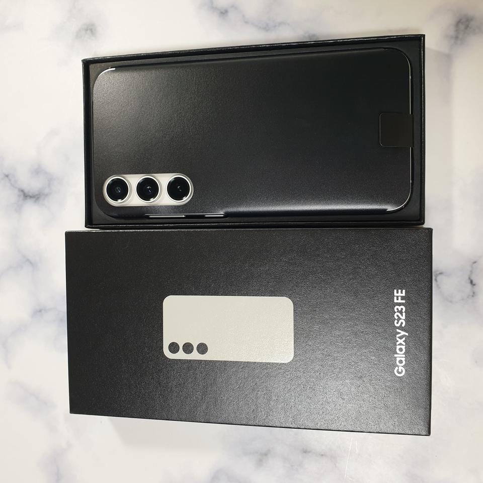 LG 갤럭시S23FE 크림 256G 미사용 풀박스 판... | 헬로마켓