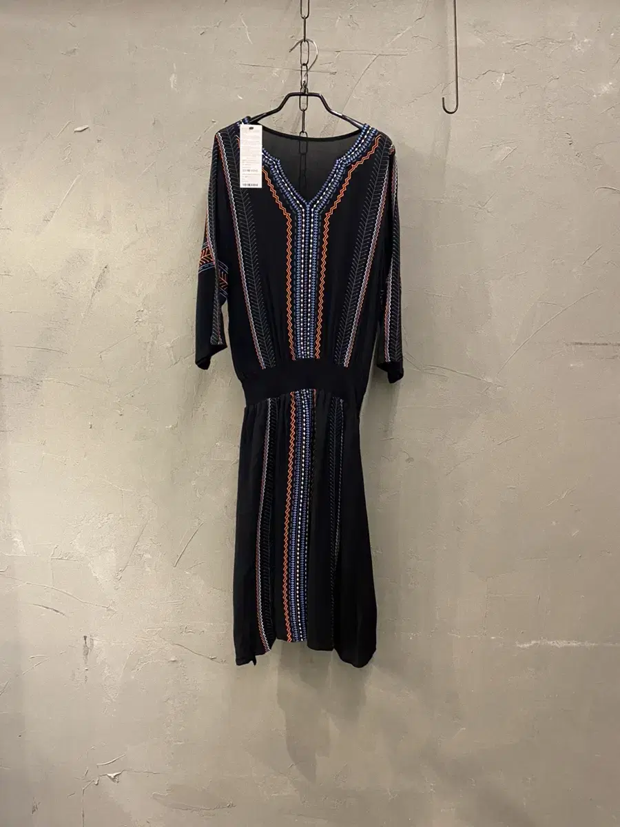 새상품 주줌 쇼핑몰 에스닉 자수원피스 택가69000 | 세컨웨어(헬로마켓)