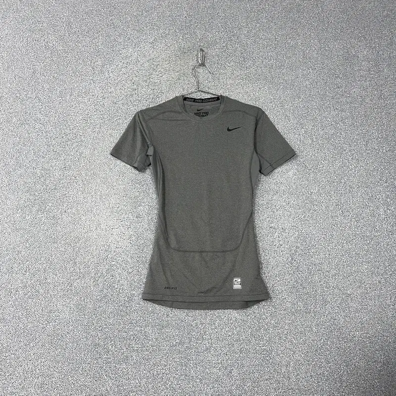 나이키 프로컴뱃 기능성 반팔티 L | 헬로마켓