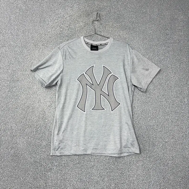 MLB 뉴욕양키즈 빅로고 기능성 반팔티 105 | 헬로마켓
