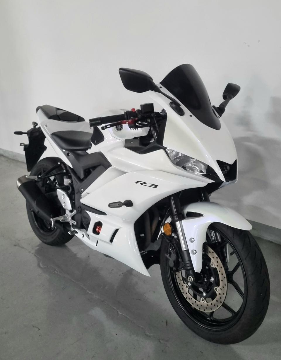 23년식 신차급 화이트 컬러 R3 판매합니다 | 헬로마켓