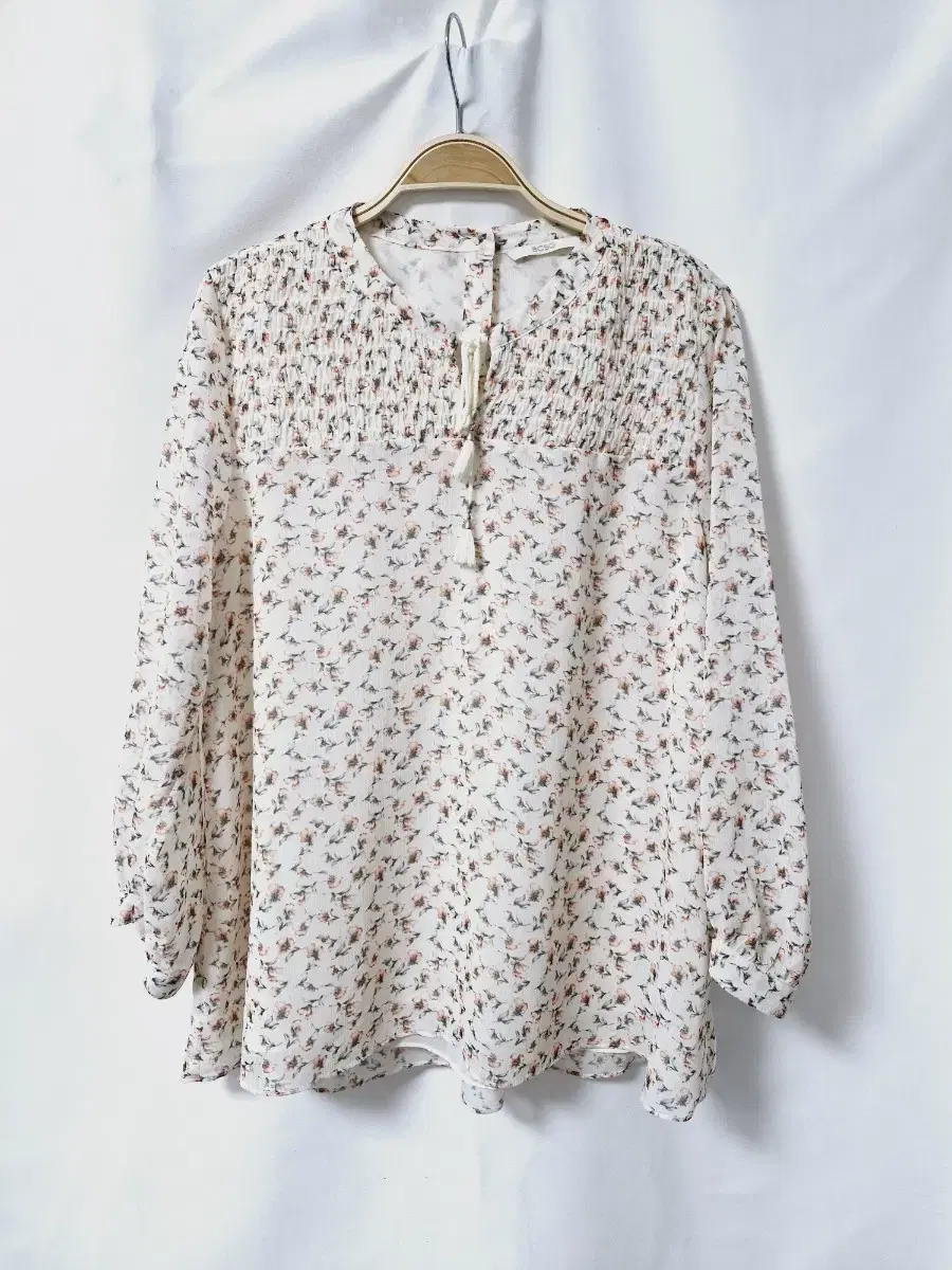 BCBG 봄여름 긴팔 블라우스 | 헬로마켓