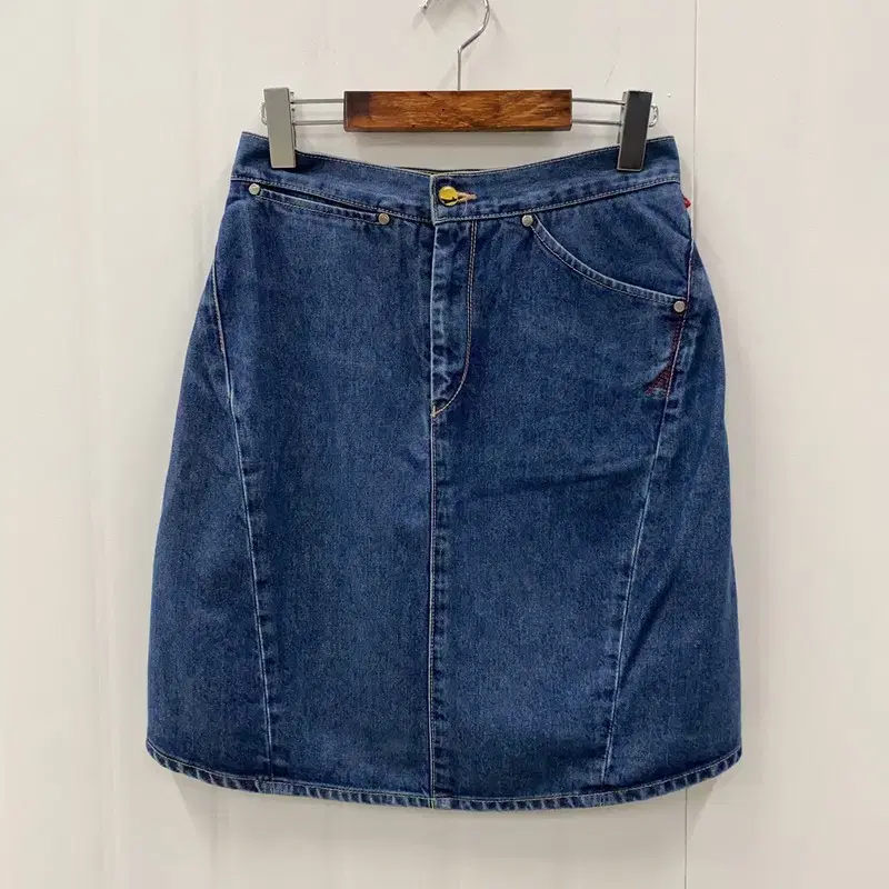 리바이스 엔지니어드진 데님 청치마 27인치 A04695 | 세컨웨어(헬로마켓)