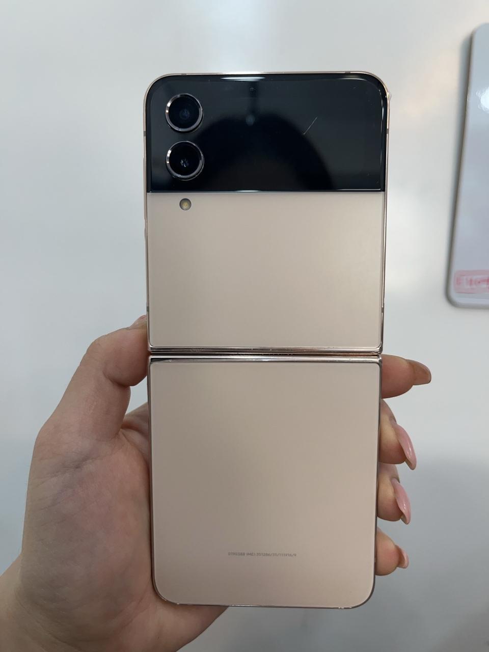 갤럭시Z플립4 256 화이트/무잔상/보증기간O | 세컨웨어(헬로마켓)