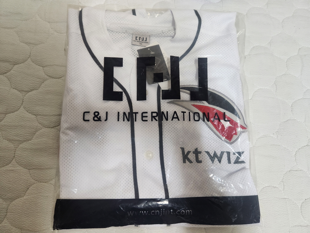 미개봉) 11. KT위즈 야구유니폼 사이즈 100 판... | 헬로마켓