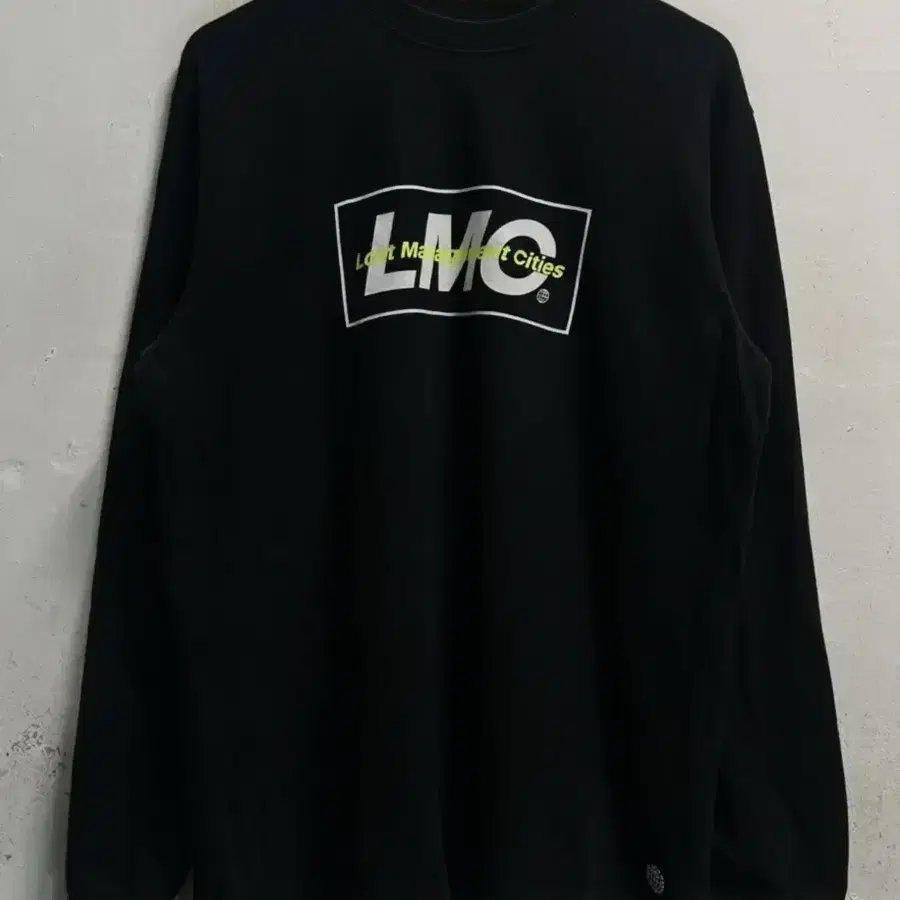 100-105 LMC 빅로고 프린팅 루즈핏 스웻 맨투... | 헬로마켓