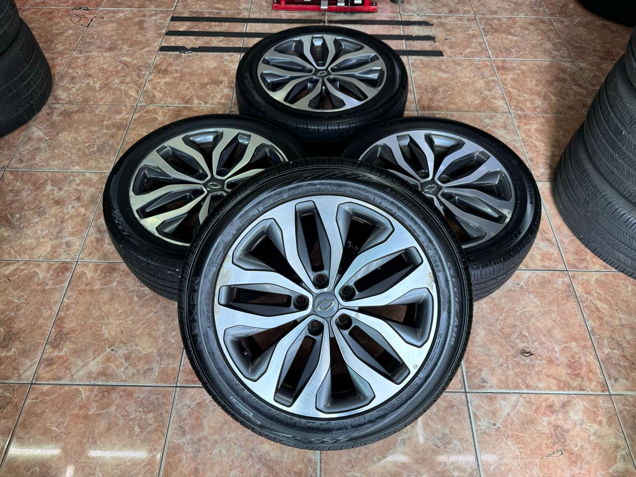 SM6 18인치 순정휠타이어 팝니다 | 헬로마켓