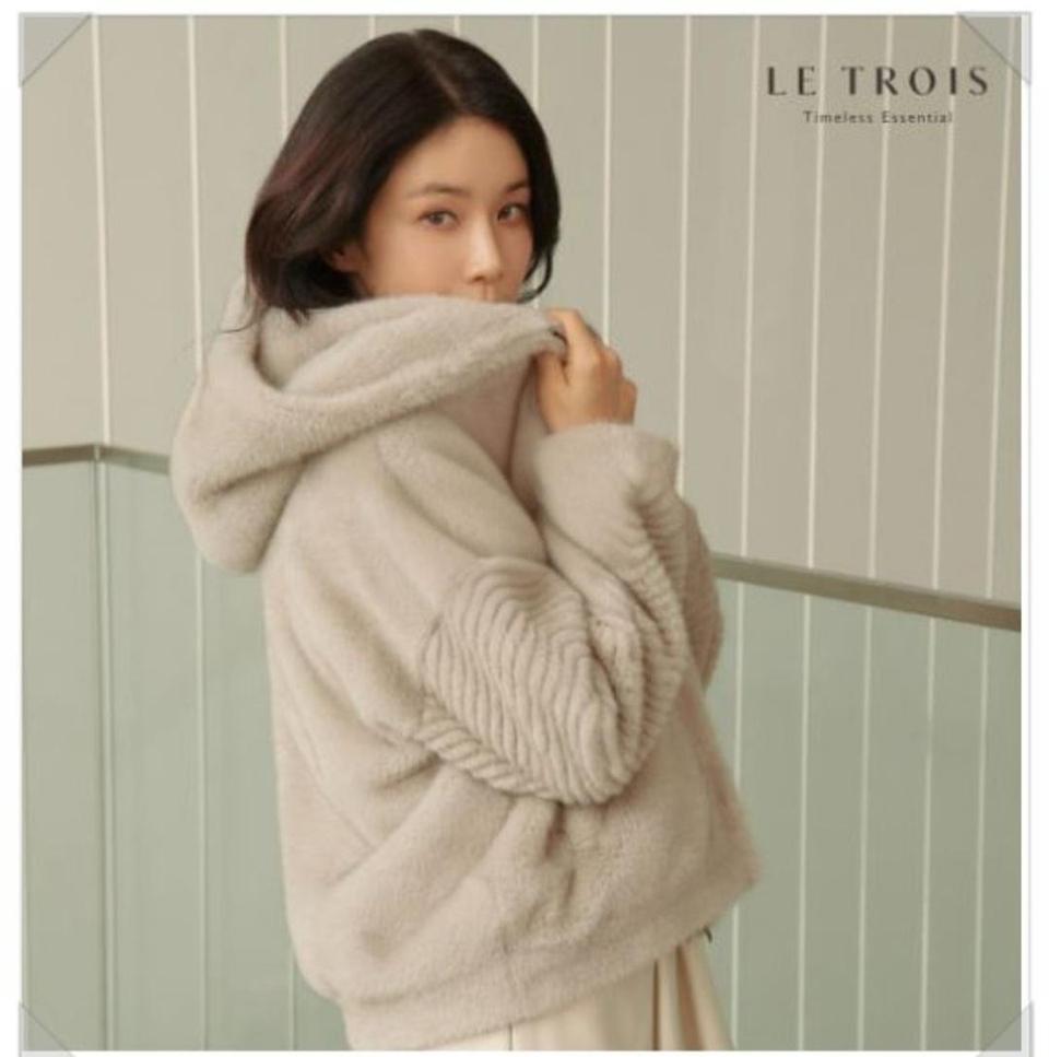이보영의 르투아 FAUX 밍크퍼후드자켓 L 23FW | 헬로마켓