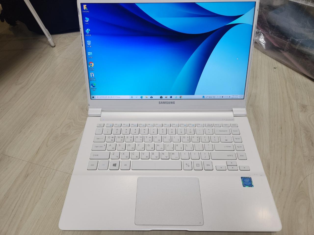 삼성노트북9 NT900X5L 팬티엄노트북팝니다 | 헬로마켓