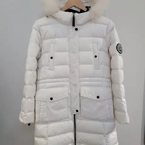 빈폴아웃도어 구스다운 여성용 화이트 롱패딩 100사이... | 헬로마켓