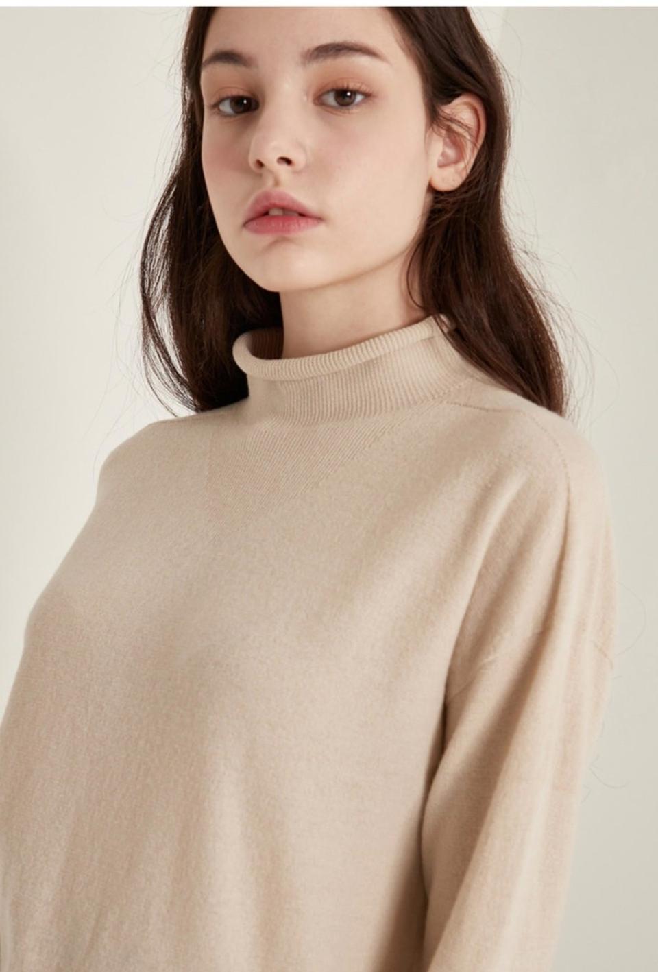 한섬 SJSJ 21FW 하이넥 울니트 90F사이즈 | 헬로마켓