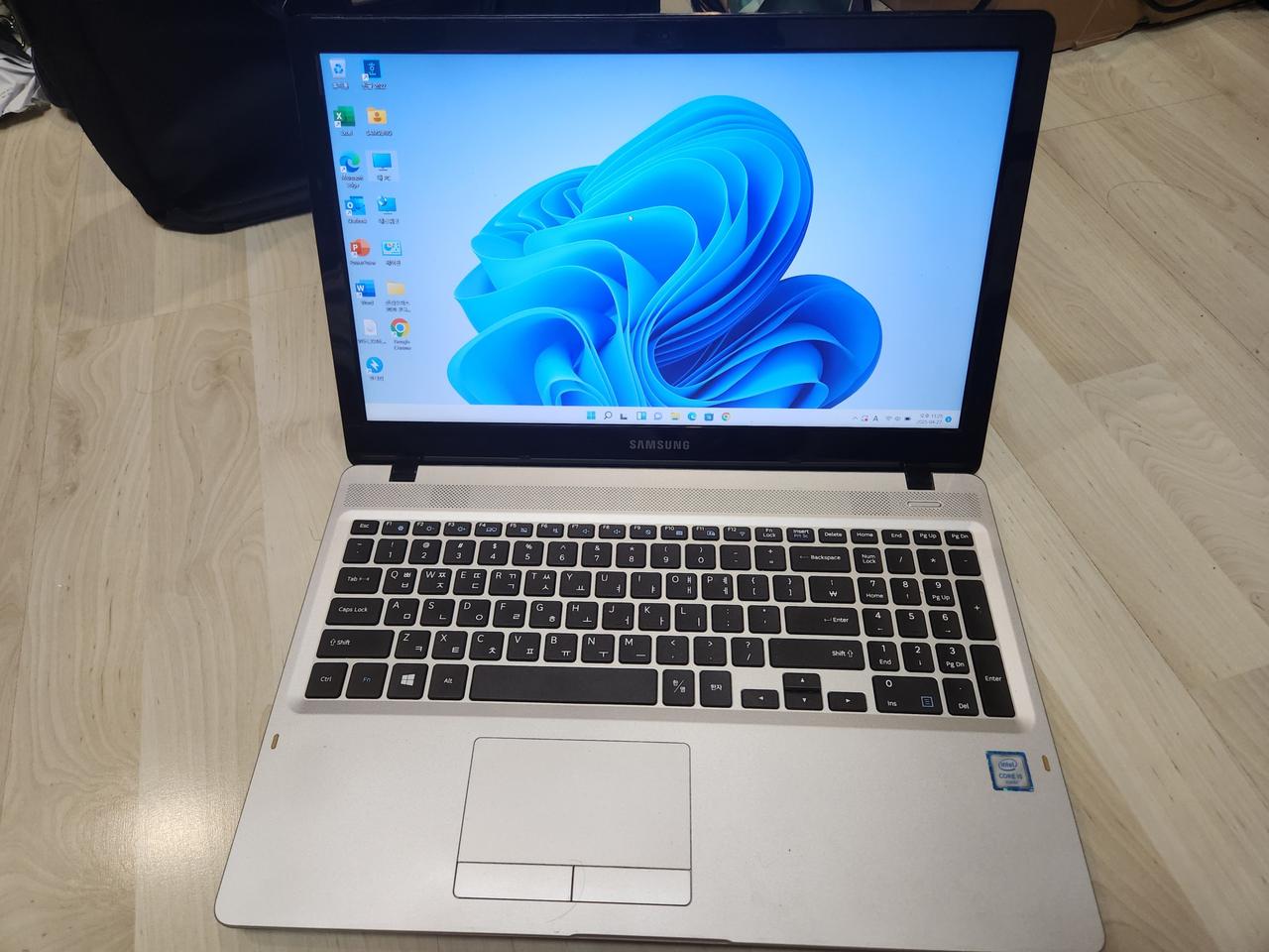 삼성노트북5 NT500 i5노트북팝니다 | 헬로마켓